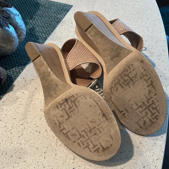 Elaine Turner | Shoes | Elaine Turner Leather And Suede Wedge Sandals ...
